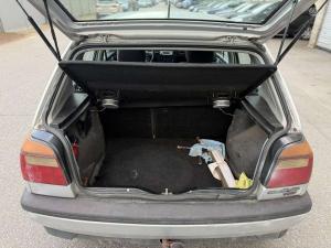 Pelēks Volkswagen Golf 1995 Kauņa, ar dzinēja tilpumu 1.90 L un nobraukumu 320 tūkst. km par 590 €, foto 13 vietnē AUTOMOTO.COM.LV