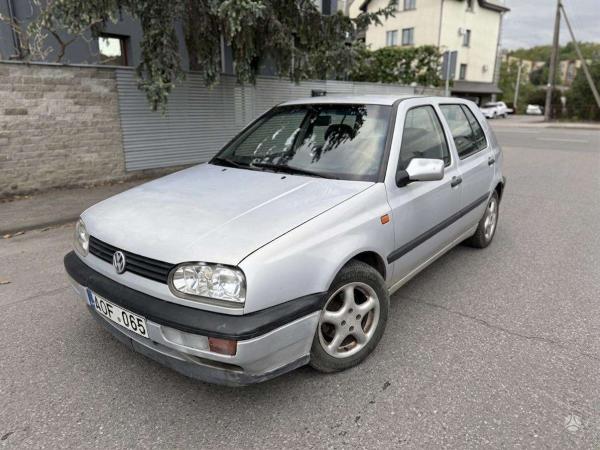 Pelēks Volkswagen Golf 1995 Kauņa, ar dzinēja tilpumu 1.90 L un nobraukumu 320 tūkst. km par 590 €, foto 1 vietnē AUTOMOTO.COM.LV