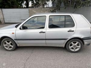 Pelēks Volkswagen Golf 1995 Kauņa, ar dzinēja tilpumu 1.90 L un nobraukumu 320 tūkst. km par 590 €, foto 3 vietnē AUTOMOTO.COM.LV