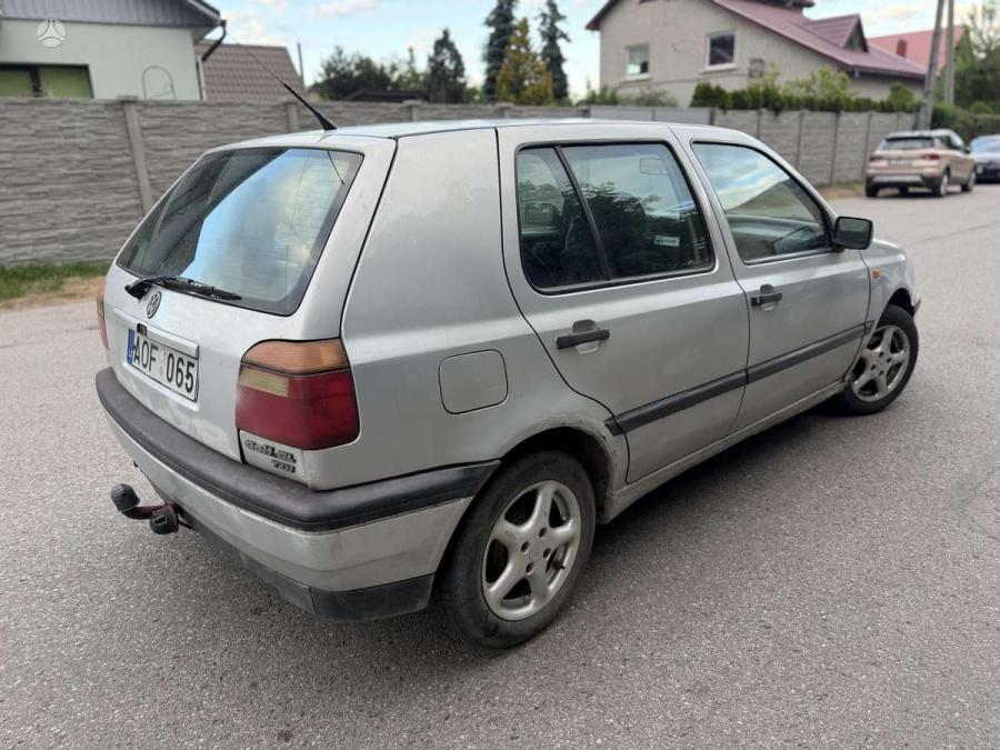 Pelēks Volkswagen Golf 1995 Kauņa, ar dzinēja tilpumu 1.90 L un nobraukumu 320 tūkst. km par 590 €, foto 8 vietnē AUTOMOTO.COM.LV