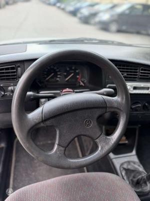 Pelēks Volkswagen Golf 1995 Kauņa, ar dzinēja tilpumu 1.90 L un nobraukumu 320 tūkst. km par 590 €, foto 29 vietnē AUTOMOTO.COM.LV
