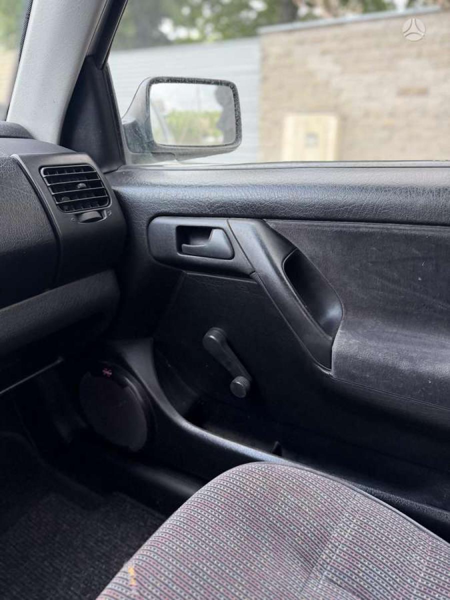 Pelēks Volkswagen Golf 1995 Kauņa, ar dzinēja tilpumu 1.90 L un nobraukumu 320 tūkst. km par 590 €, foto 35 vietnē AUTOMOTO.COM.LV