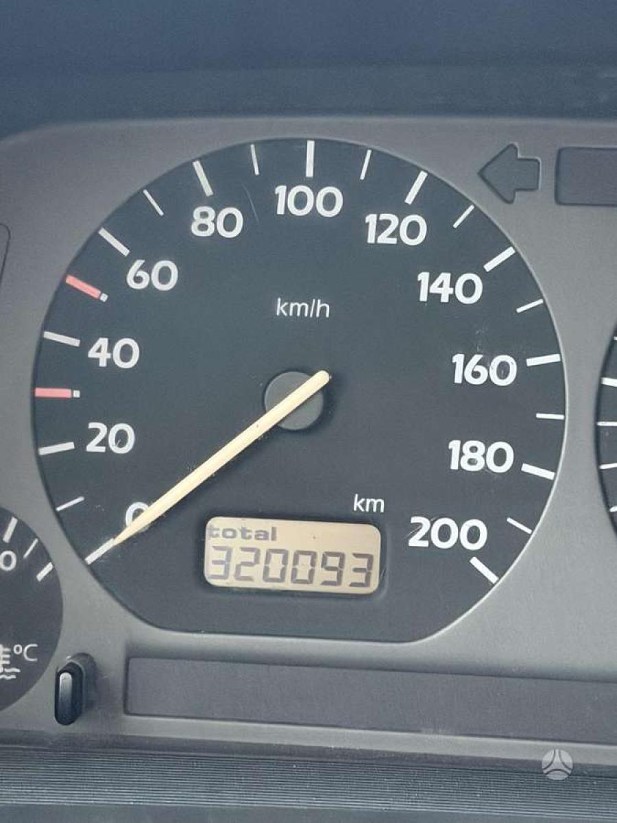 Pelēks Volkswagen Golf 1995 Kauņa, ar dzinēja tilpumu 1.90 L un nobraukumu 320 tūkst. km par 590 €, foto 39 vietnē AUTOMOTO.COM.LV