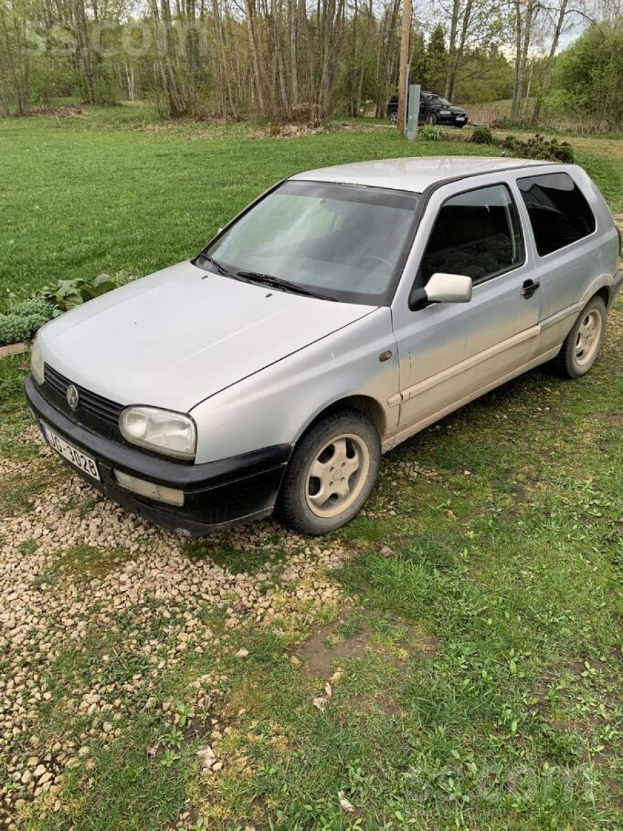 Pelēks Volkswagen Golf 1996 Rēzekne, ar dzinēja tilpumu 1.90 L un nobraukumu 215 tūkst. km par 1200 €, foto 1 vietnē AUTOMOTO.COM.LV