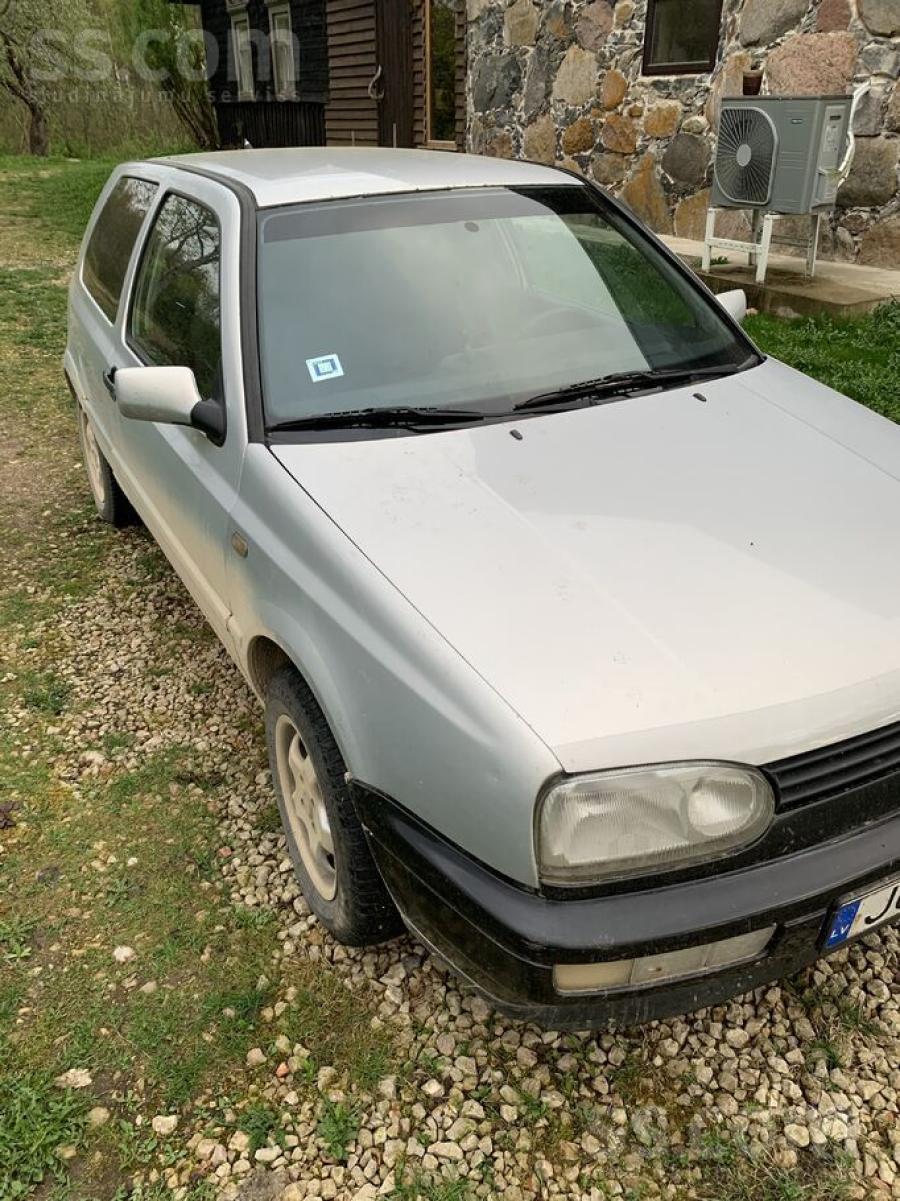 Pelēks Volkswagen Golf 1996 Rēzekne, ar dzinēja tilpumu 1.90 L un nobraukumu 215 tūkst. km par 1200 €, foto 8 vietnē AUTOMOTO.COM.LV