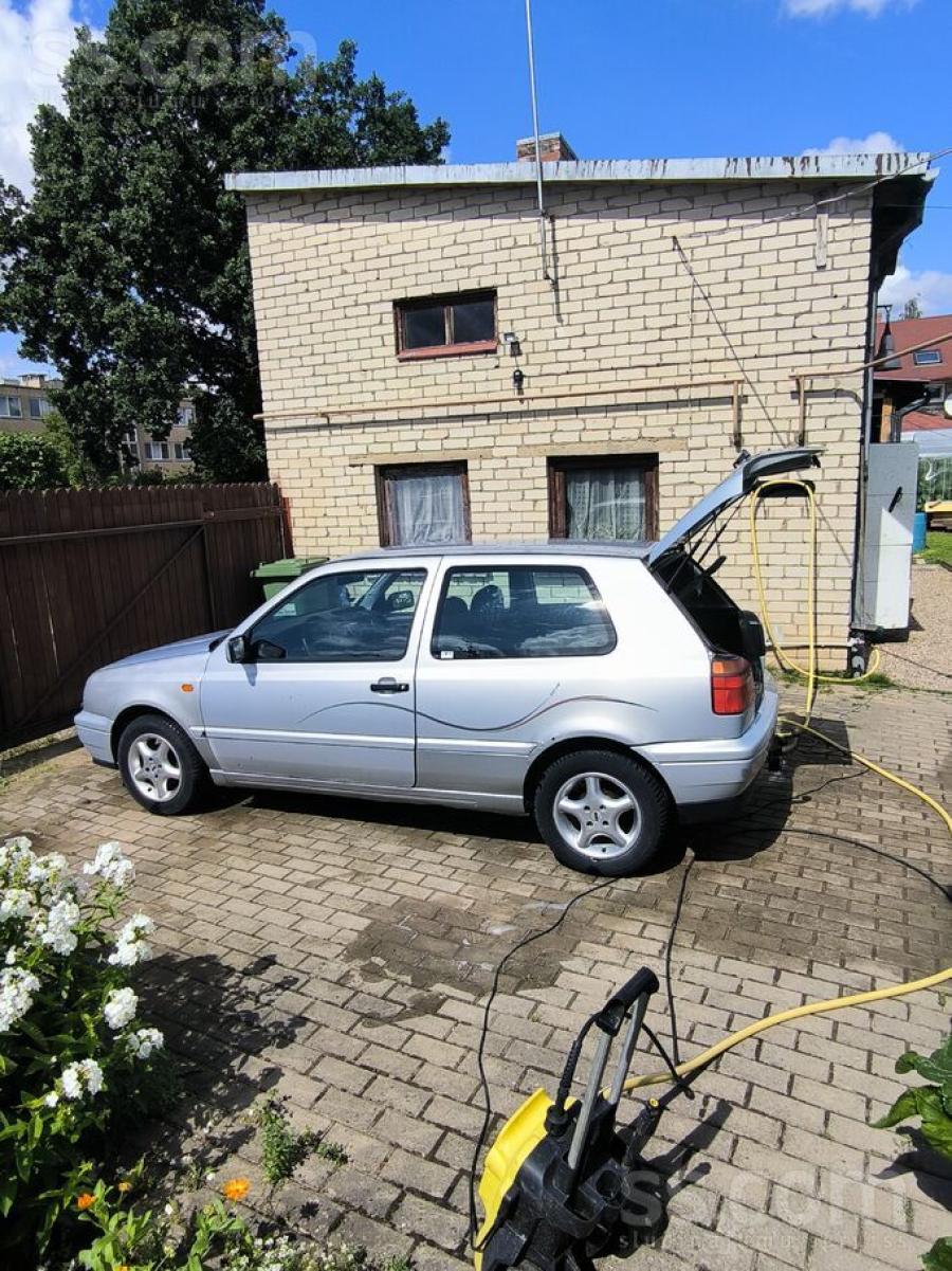 Grey Volkswagen Golf 1996 in Bauska, with an engine capacity of 1.60 L and mileage of 0 thousand km for 280 €, photo 1 on AUTOMOTO.COM.LV