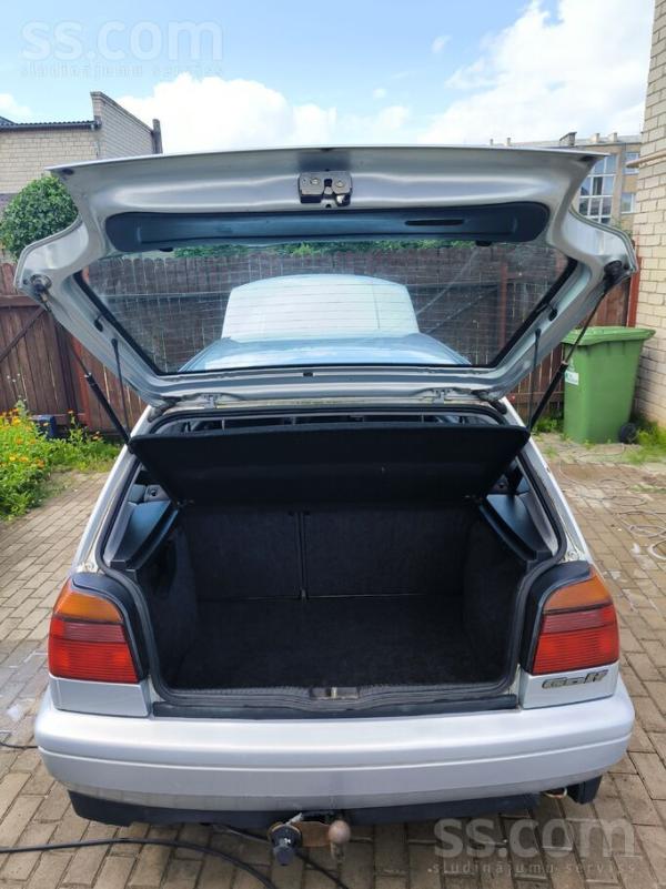 Pelēks Volkswagen Golf 1996 Bauska, ar dzinēja tilpumu 1.60 L un nobraukumu 0 tūkst. km par 280 €, foto 4 vietnē AUTOMOTO.COM.LV