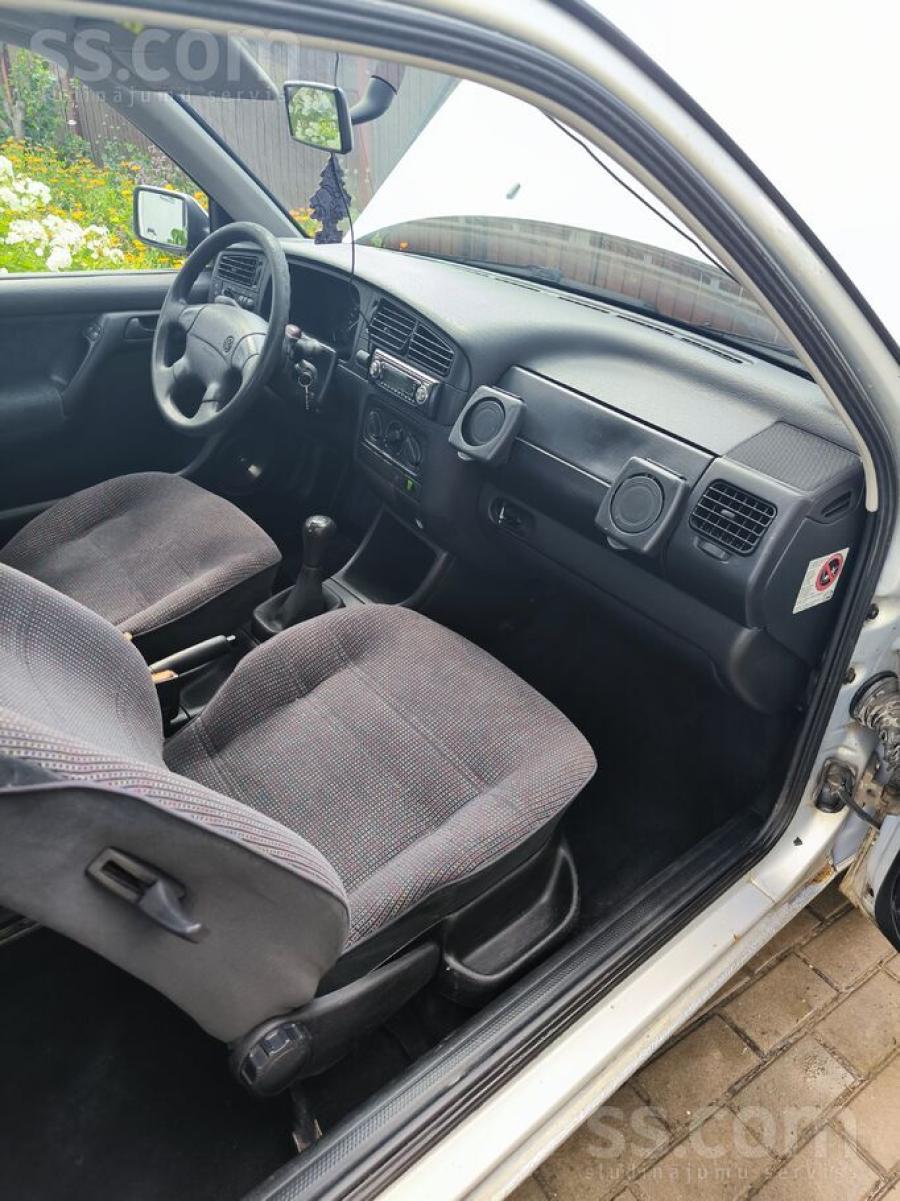 Grey Volkswagen Golf 1996 in Bauska, with an engine capacity of 1.60 L and mileage of 0 thousand km for 280 €, photo 7 on AUTOMOTO.COM.LV