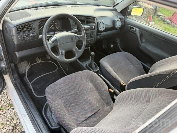 Grey Volkswagen Golf 1996 in Riga, with an engine capacity of 1.60 L and mileage of 39 thousand km for 450 €, photo 6 on AUTOMOTO.COM.LV