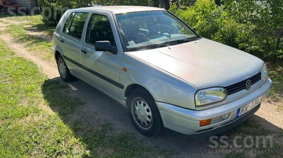 Grey Volkswagen Golf 1997 in Riga, with an engine capacity of 1.80 L and mileage of 178 thousand km for 220 €, photo 2 on AUTOMOTO.COM.LV