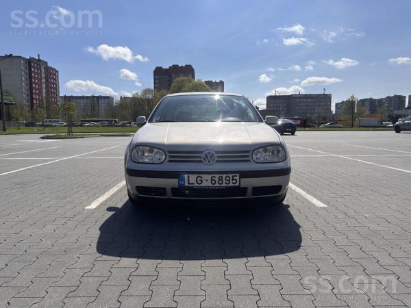 Pelēks Volkswagen Golf 1998 Rīga, ar dzinēja tilpumu 1.40 L un nobraukumu 195 tūkst. km par 400 €, foto 1 vietnē AUTOMOTO.COM.LV
