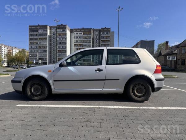 Pelēks Volkswagen Golf 1998 Rīga, ar dzinēja tilpumu 1.40 L un nobraukumu 195 tūkst. km par 400 €, foto 2 vietnē AUTOMOTO.COM.LV