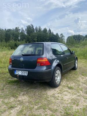 Pelēks Volkswagen Golf 1998 Rīga, ar dzinēja tilpumu 1.40 L un nobraukumu 199 tūkst. km par 900 €, foto 3 vietnē AUTOMOTO.COM.LV