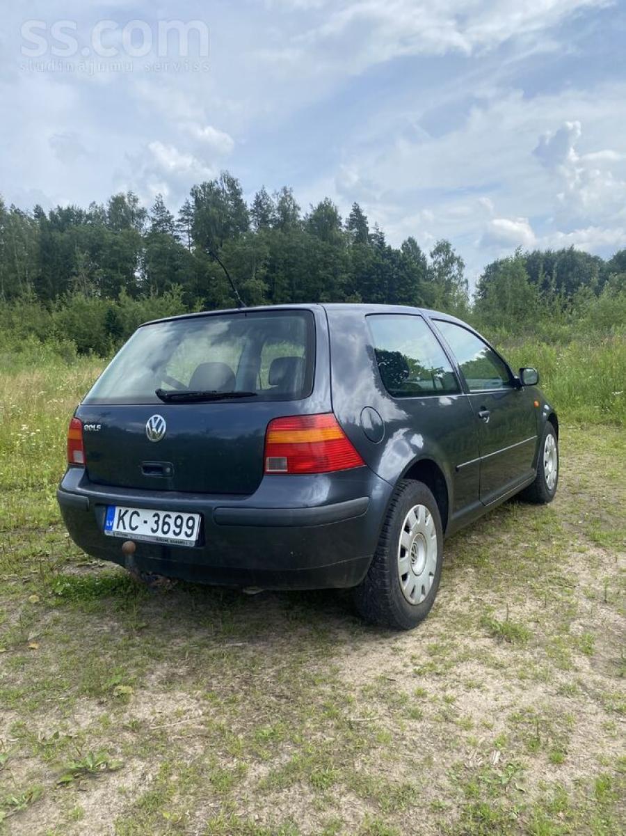 Pelēks Volkswagen Golf 1998 Rīga, ar dzinēja tilpumu 1.40 L un nobraukumu 199 tūkst. km par 900 €, foto 3 vietnē AUTOMOTO.COM.LV