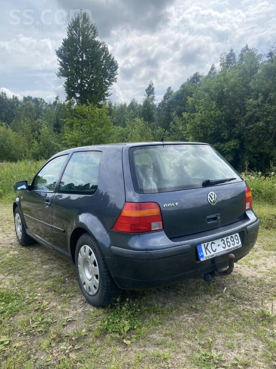 Pelēks Volkswagen Golf 1998 Rīga, ar dzinēja tilpumu 1.40 L un nobraukumu 199 tūkst. km par 900 €, foto 4 vietnē AUTOMOTO.COM.LV