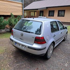 Pelēks Volkswagen Golf 1998 Kauņa, ar dzinēja tilpumu 1.90 L un nobraukumu 358 tūkst. km par 999 €, foto 2 vietnē AUTOMOTO.COM.LV