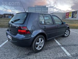 Grey Volkswagen Golf 1998 in Riga, with an engine capacity of 2.30 L and mileage of 304 thousand km for 900 €, photo 3 on AUTOMOTO.COM.LV