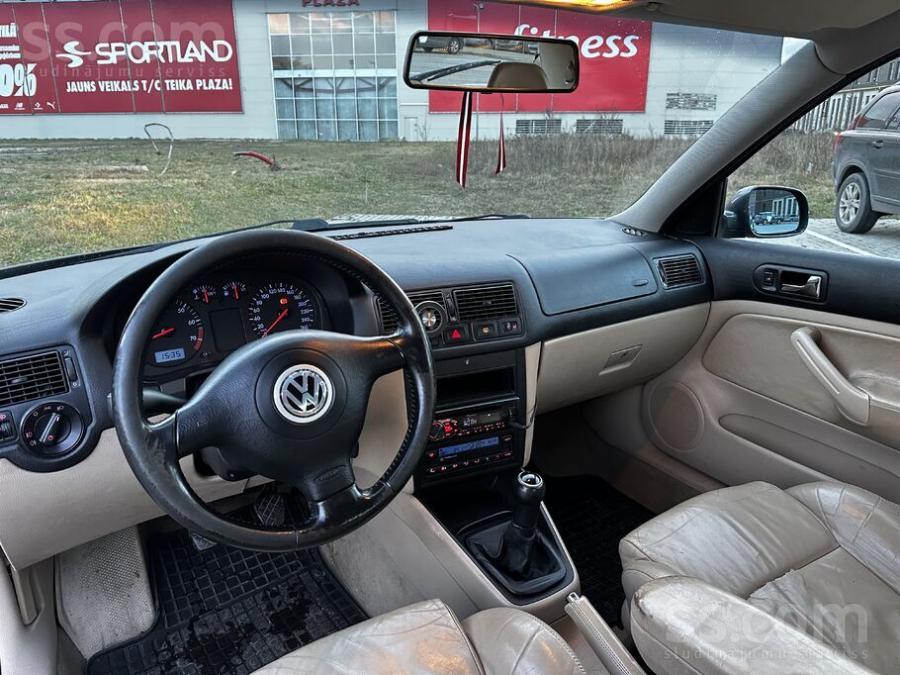 Grey Volkswagen Golf 1998 in Riga, with an engine capacity of 2.30 L and mileage of 304 thousand km for 900 €, photo 8 on AUTOMOTO.COM.LV