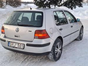 Grey Volkswagen Golf 1998 in Plunge, with an engine capacity of 1.90 L and mileage of 309 thousand km for 950 €, photo 6 on AUTOMOTO.COM.LV