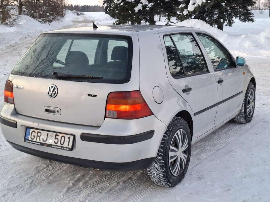 Grey Volkswagen Golf 1998 in Plunge, with an engine capacity of 1.90 L and mileage of 309 thousand km for 950 €, photo 6 on AUTOMOTO.COM.LV