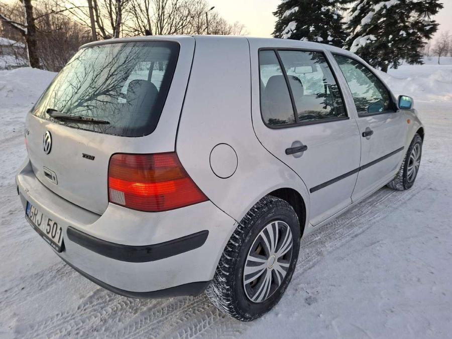 Grey Volkswagen Golf 1998 in Plunge, with an engine capacity of 1.90 L and mileage of 309 thousand km for 950 €, photo 12 on AUTOMOTO.COM.LV