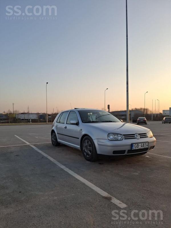 Pelēks Volkswagen Golf 1998 Tukums, ar dzinēja tilpumu 1.60 L un nobraukumu 291 tūkst. km par 1200 €, foto 1 vietnē AUTOMOTO.COM.LV