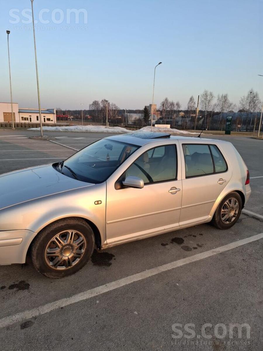 Grey Volkswagen Golf 1998 in Tukums, with an engine capacity of 1.60 L and mileage of 291 thousand km for 1200 €, photo 2 on AUTOMOTO.COM.LV
