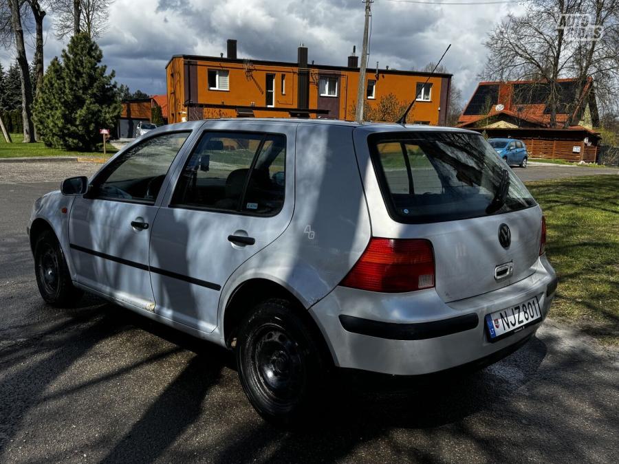 Grey Volkswagen Golf 1998 in Panevezys, with an engine capacity of 1.40 L and mileage of 241 thousand km for 690 €, photo 7 on AUTOMOTO.COM.LV