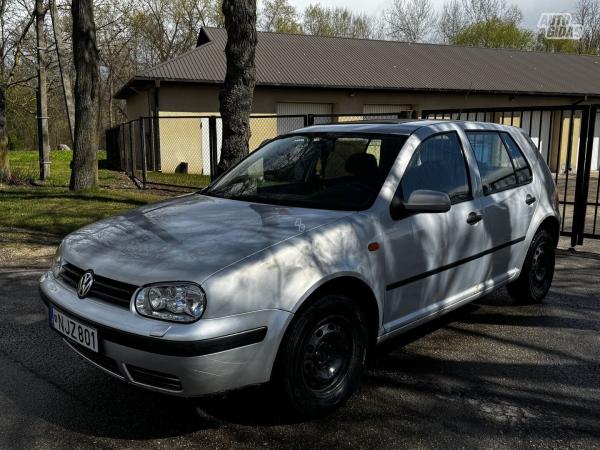 Pelēks Volkswagen Golf 1998 Panevēža, ar dzinēja tilpumu 1.40 L un nobraukumu 240 tūkst. km par 555 €, foto 3 vietnē AUTOMOTO.COM.LV