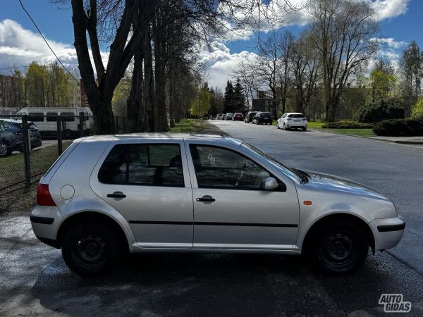 Pelēks Volkswagen Golf 1998 Panevēža, ar dzinēja tilpumu 1.40 L un nobraukumu 240 tūkst. km par 555 €, foto 5 vietnē AUTOMOTO.COM.LV