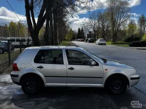 Pelēks Volkswagen Golf 1998 Panevēža, ar dzinēja tilpumu 1.40 L un nobraukumu 240 tūkst. km par 555 €, foto 6 vietnē AUTOMOTO.COM.LV