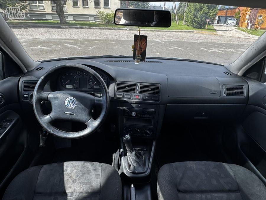 Pelēks Volkswagen Golf 1998 Panevēža, ar dzinēja tilpumu 1.40 L un nobraukumu 240 tūkst. km par 555 €, foto 11 vietnē AUTOMOTO.COM.LV