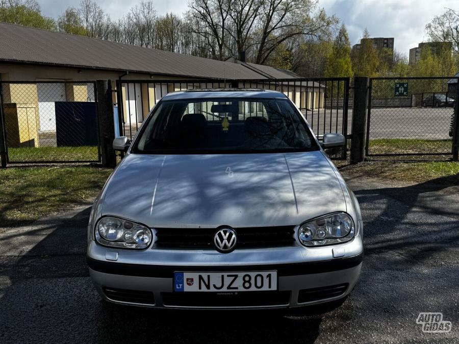 Grey Volkswagen Golf 1998 in Panevezys, with an engine capacity of 1.40 L and mileage of 241 thousand km for 555 €, photo 3 on AUTOMOTO.COM.LV