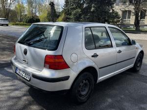 Grey Volkswagen Golf 1998 in Panevezys, with an engine capacity of 1.40 L and mileage of 241 thousand km for 555 €, photo 8 on AUTOMOTO.COM.LV