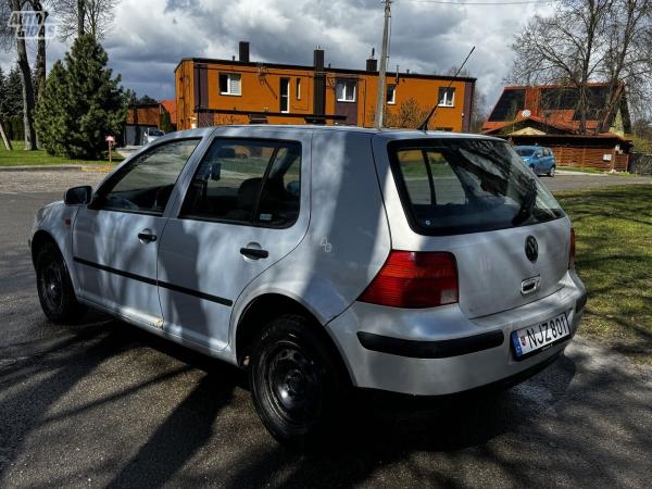 Grey Volkswagen Golf 1998 in Panevezys, with an engine capacity of 1.40 L and mileage of 241 thousand km for 555 €, photo 6 on AUTOMOTO.COM.LV
