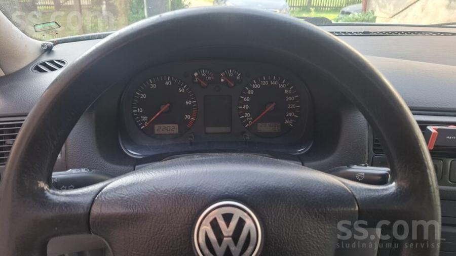 Pelēks Volkswagen Golf 1998 Rīga, ar dzinēja tilpumu 1.60 L un nobraukumu 292 tūkst. km par 700 €, foto 7 vietnē AUTOMOTO.COM.LV