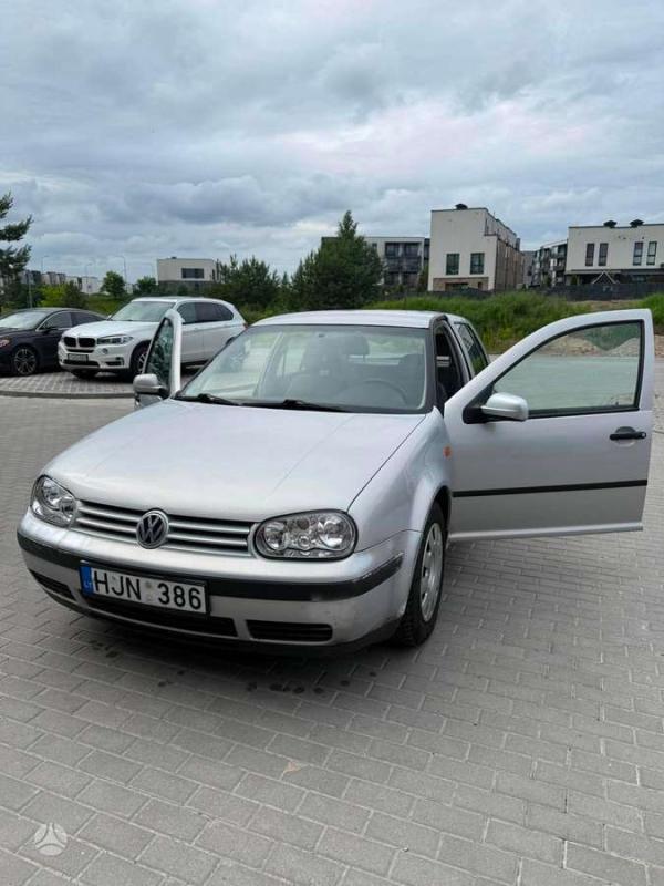 Grey Volkswagen Golf 1998 in Vilnius, with an engine capacity of 1.39 L and mileage of 181 thousand km for 700 €, photo 1 on AUTOMOTO.COM.LV