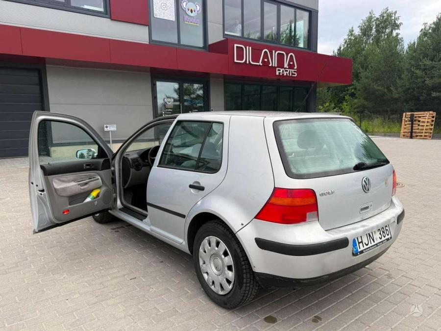 Pelēks Volkswagen Golf 1998 Viļņa, ar dzinēja tilpumu 1.39 L un nobraukumu 181 tūkst. km par 700 €, foto 5 vietnē AUTOMOTO.COM.LV