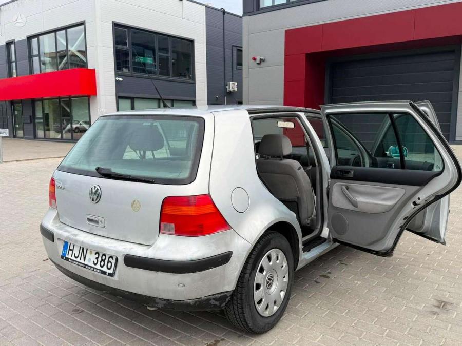 Pelēks Volkswagen Golf 1998 Viļņa, ar dzinēja tilpumu 1.39 L un nobraukumu 181 tūkst. km par 700 €, foto 7 vietnē AUTOMOTO.COM.LV