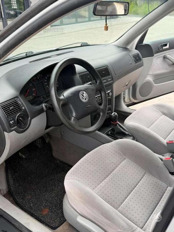 Grey Volkswagen Golf 1998 in Vilnius, with an engine capacity of 1.39 L and mileage of 181 thousand km for 700 €, photo 8 on AUTOMOTO.COM.LV