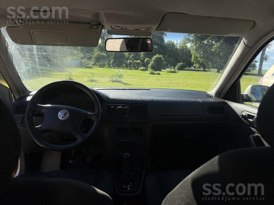 Grey Volkswagen Golf 1998 in Valmiera, with an engine capacity of 1.90 L and mileage of 442 thousand km for 1000 €, photo 4 on AUTOMOTO.COM.LV