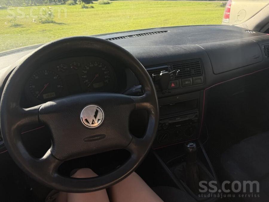 Grey Volkswagen Golf 1998 in Valmiera, with an engine capacity of 1.90 L and mileage of 442 thousand km for 1000 €, photo 6 on AUTOMOTO.COM.LV