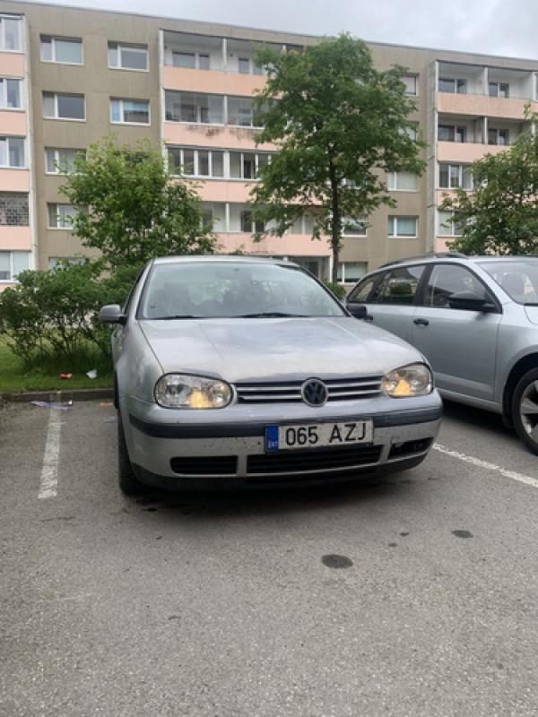 Grey Volkswagen Golf 1998 in Tallinn, with an engine capacity of 1.60 L and mileage of 221 thousand km for 400 €, photo 2 on AUTOMOTO.COM.LV