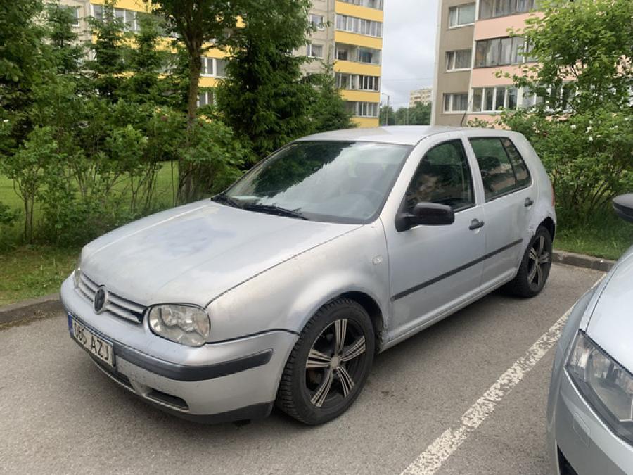 Grey Volkswagen Golf 1998 in Tallinn, with an engine capacity of 1.60 L and mileage of 221 thousand km for 400 €, photo 5 on AUTOMOTO.COM.LV