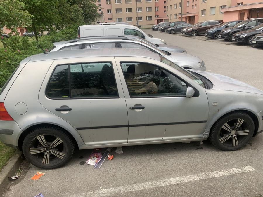Grey Volkswagen Golf 1998 in Tallinn, with an engine capacity of 1.60 L and mileage of 221 thousand km for 400 €, photo 12 on AUTOMOTO.COM.LV