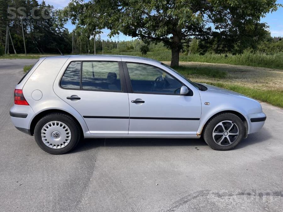 Pelēks Volkswagen Golf 1998 Rīga, ar dzinēja tilpumu 1.60 L un nobraukumu 265 tūkst. km par 600 €, foto 4 vietnē AUTOMOTO.COM.LV