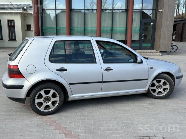 Pelēks Volkswagen Golf 1998 Dobele, ar dzinēja tilpumu 1.40 L un nobraukumu 401 tūkst. km par 500 €, foto 2 vietnē AUTOMOTO.COM.LV