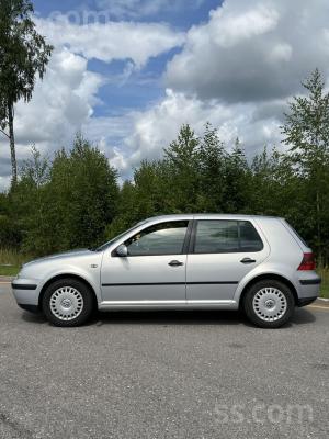 Pelēks Volkswagen Golf 1998 Rīga, ar dzinēja tilpumu 1.60 L un nobraukumu 265 tūkst. km par 990 €, foto 3 vietnē AUTOMOTO.COM.LV