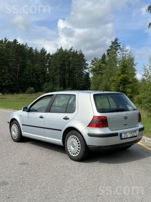 Pelēks Volkswagen Golf 1998 Rīga, ar dzinēja tilpumu 1.60 L un nobraukumu 265 tūkst. km par 990 €, foto 4 vietnē AUTOMOTO.COM.LV