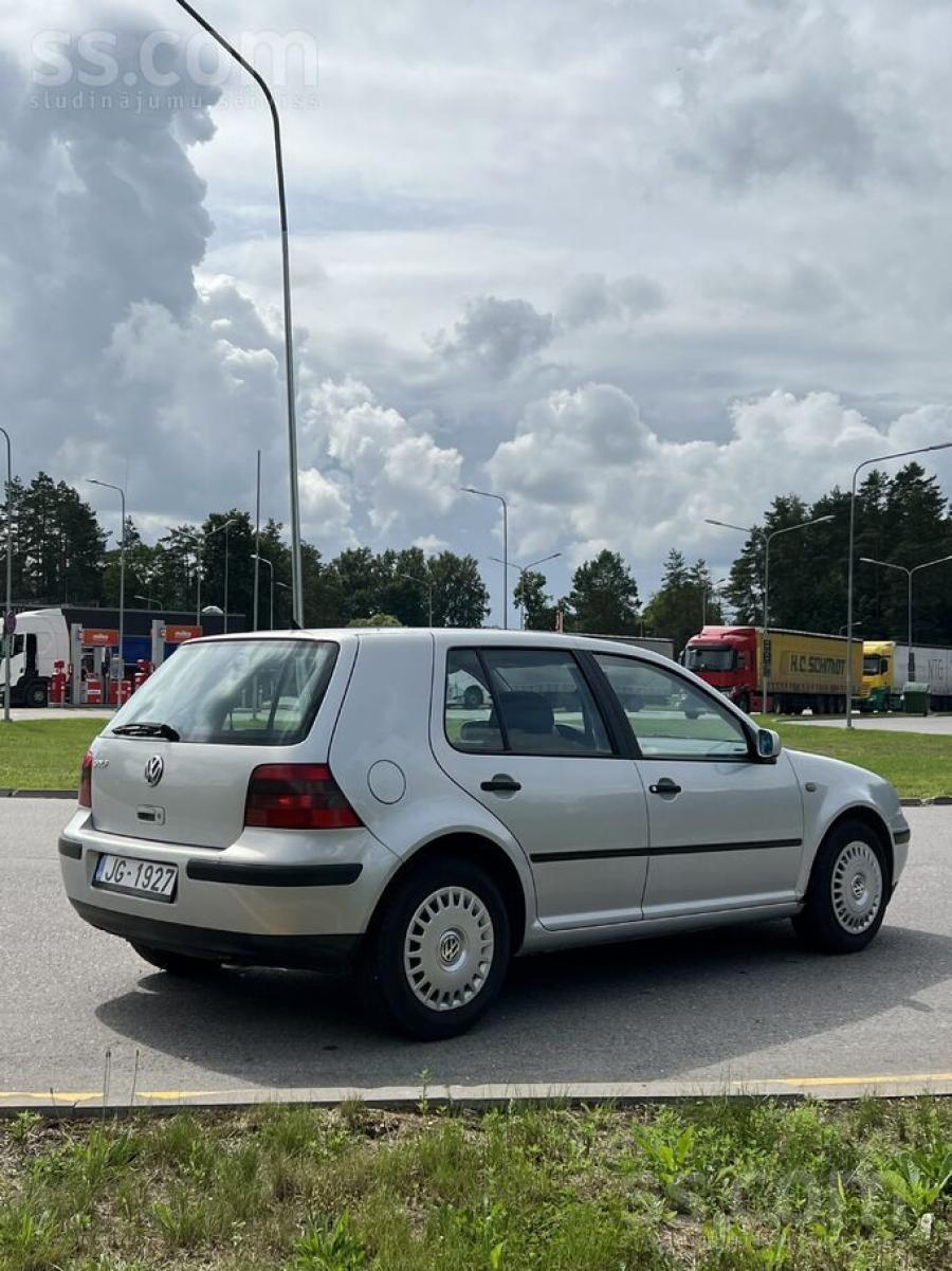 Pelēks Volkswagen Golf 1998 Rīga, ar dzinēja tilpumu 1.60 L un nobraukumu 265 tūkst. km par 990 €, foto 6 vietnē AUTOMOTO.COM.LV